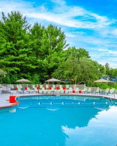 Swimming Pool - Halstead Countryside at Manchester